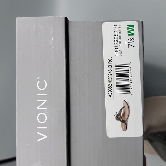 Vionic | Shoes | Nib Vionic Amaya Silver Sandle Size 75 Wide | Poshmark